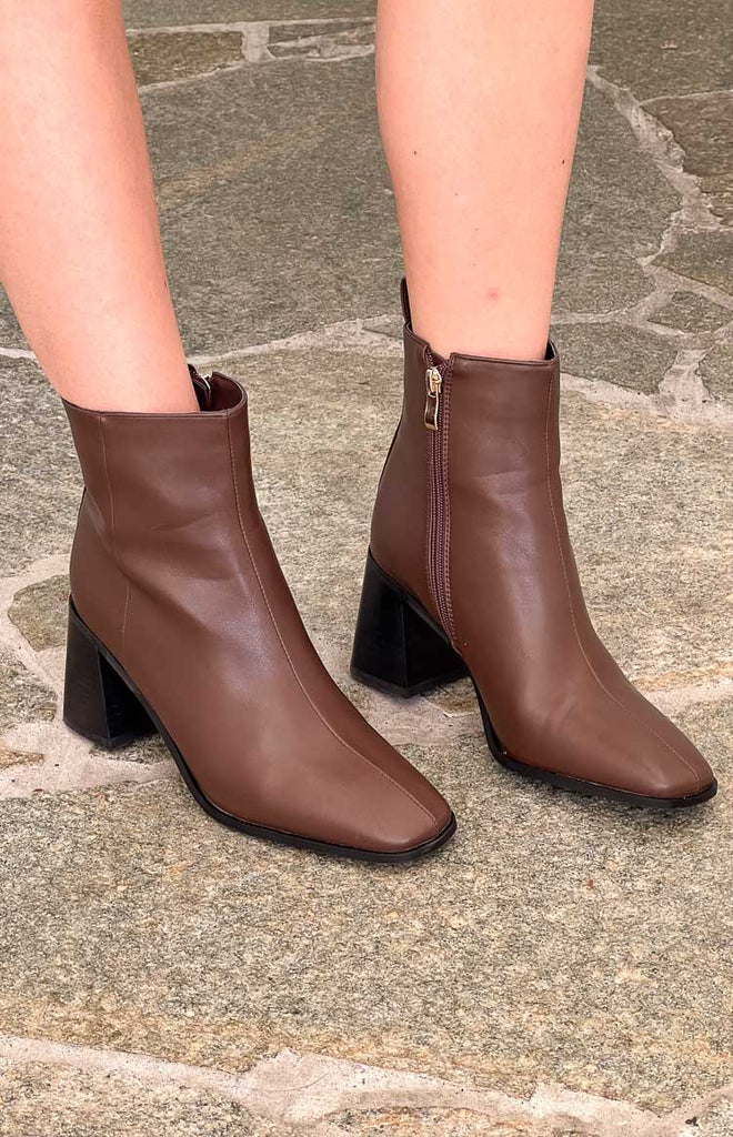 Billini Svea Brunette Ankle Boots – Beginning Boutique