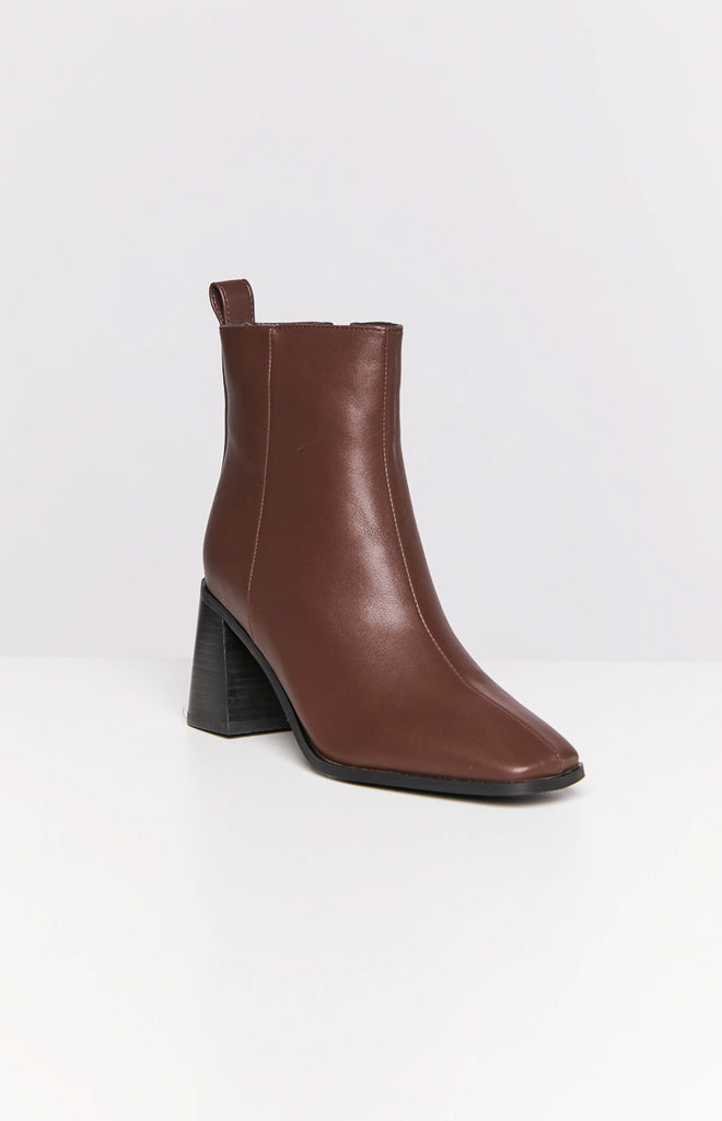 Billini Svea Brunette Ankle Boots – Beginning Boutique